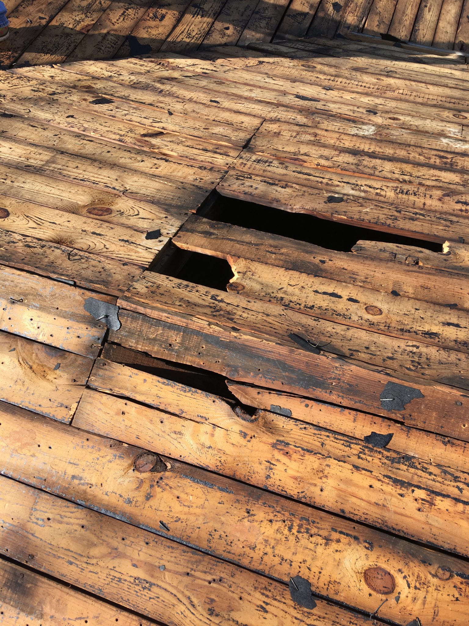 Bad boards replaced on this roof - Litespeed Construction Knoxville