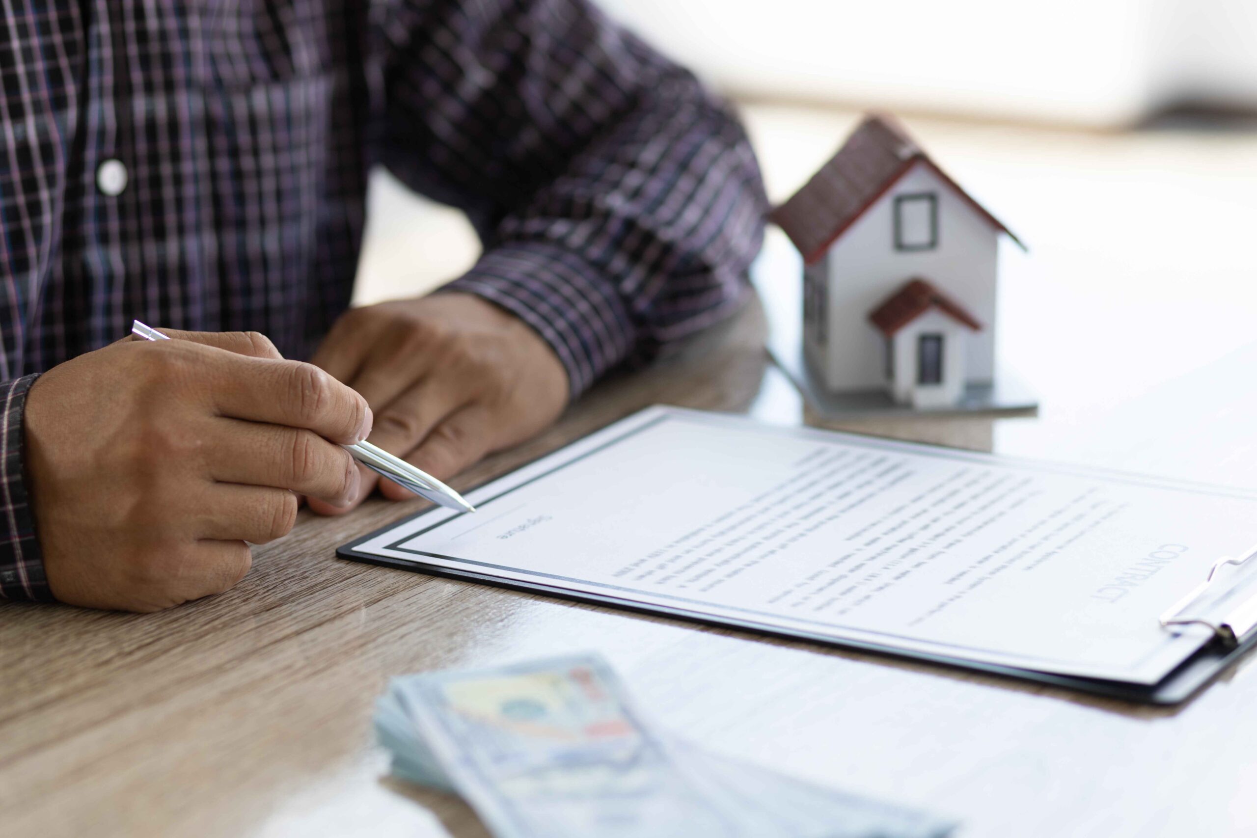 Is It Legal for a Roofer to Pay Your Deductible in Knoxville, TN?